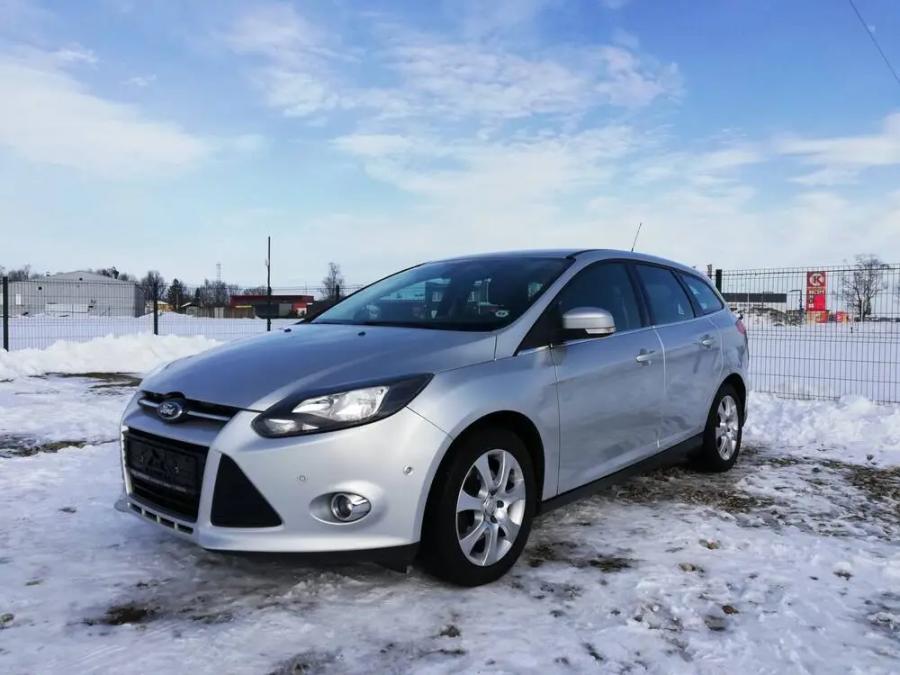 Grey Ford Focus 2012 in Saldus, with an engine capacity of 2.00 L and mileage of 258 thousand km for 4990 €, photo 1 on AUTOMOTO.COM.LV
