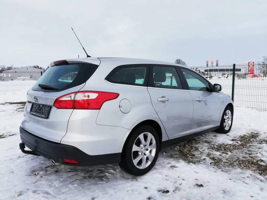 Grey Ford Focus 2012 in Saldus, with an engine capacity of 2.00 L and mileage of 258 thousand km for 4990 €, photo 3 on AUTOMOTO.COM.LV