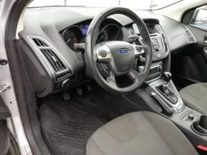 Grey Ford Focus 2012 in Saldus, with an engine capacity of 2.00 L and mileage of 258 thousand km for 4990 €, photo 6 on AUTOMOTO.COM.LV