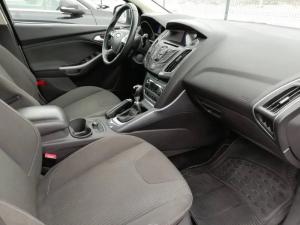 Grey Ford Focus 2012 in Saldus, with an engine capacity of 2.00 L and mileage of 258 thousand km for 4990 €, photo 7 on AUTOMOTO.COM.LV