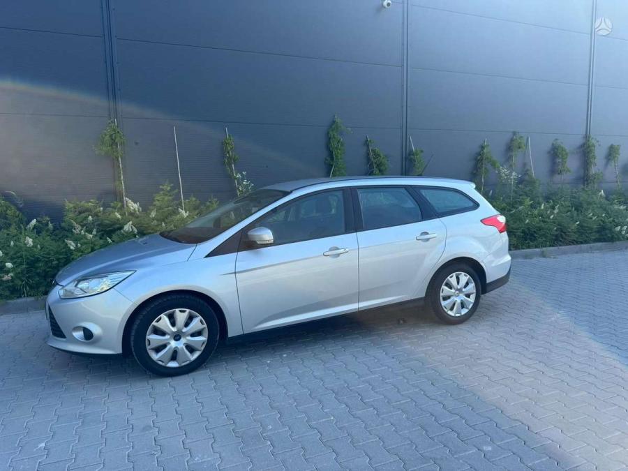 Grey Ford Focus 2012 in Vilnius, with an engine capacity of 1.56 L and mileage of 200 thousand km for 2750 €, photo 3 on AUTOMOTO.COM.LV