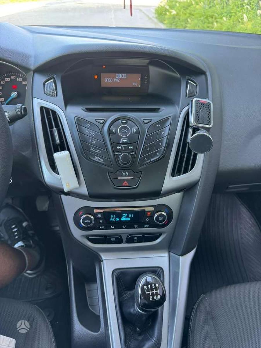 Grey Ford Focus 2012 in Vilnius, with an engine capacity of 1.56 L and mileage of 200 thousand km for 2750 €, photo 16 on AUTOMOTO.COM.LV