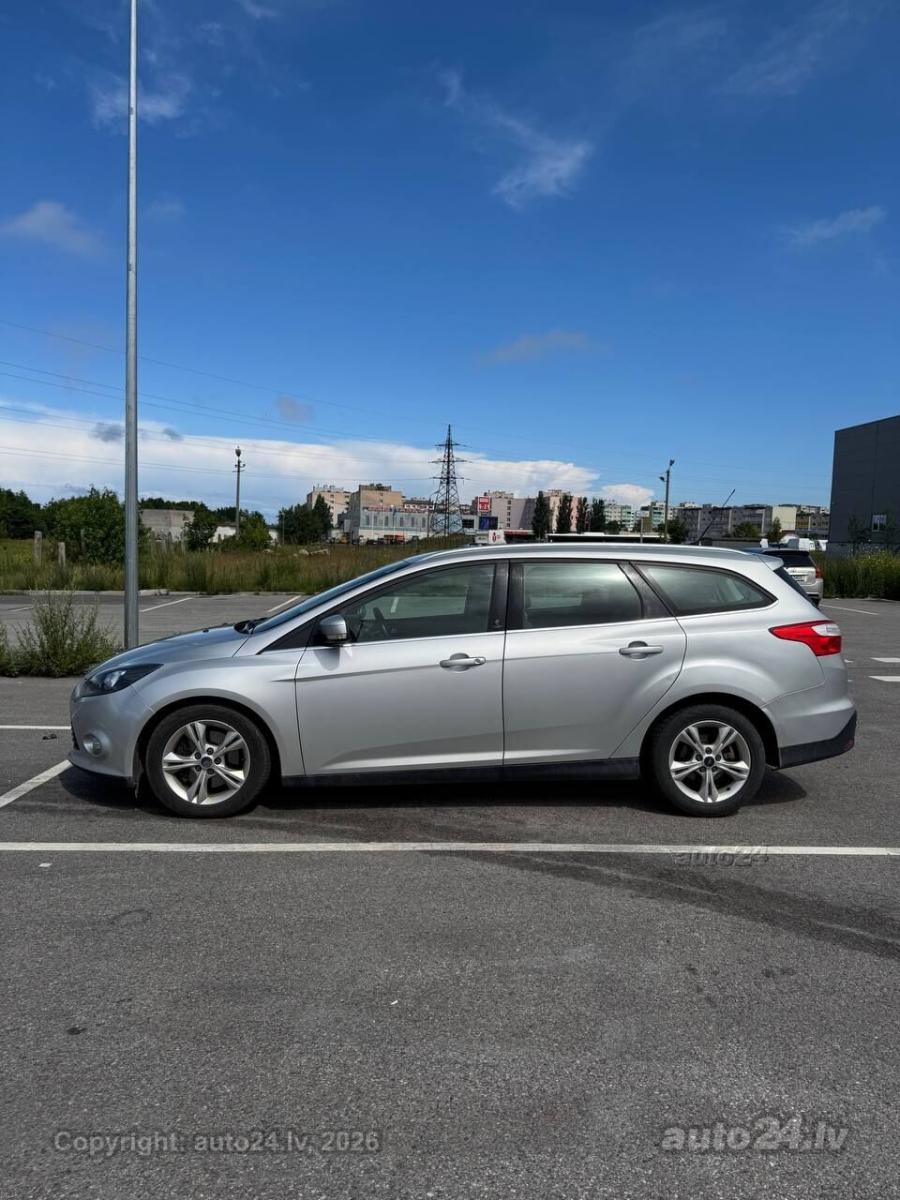 Grey Ford Focus 2012 in Tallinn, with an engine capacity of 2.00 L and mileage of 231 thousand km for 1600 €, photo 4 on AUTOMOTO.COM.LV
