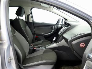 Pelēks Ford Focus 2012 Tallina, ar dzinēja tilpumu 1.60 L un nobraukumu 167 tūkst. km par 1199 €, foto 7 vietnē AUTOMOTO.COM.LV