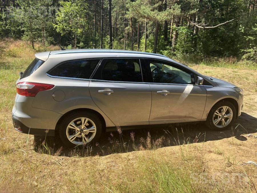 Pelēks Ford Focus 2012 Rīga, ar dzinēja tilpumu 1.60 L un nobraukumu 524 tūkst. km par 1950 €, foto 3 vietnē AUTOMOTO.COM.LV