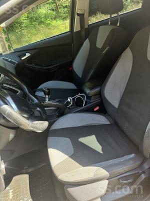 Pelēks Ford Focus 2012 Rīga, ar dzinēja tilpumu 1.60 L un nobraukumu 524 tūkst. km par 1950 €, foto 6 vietnē AUTOMOTO.COM.LV