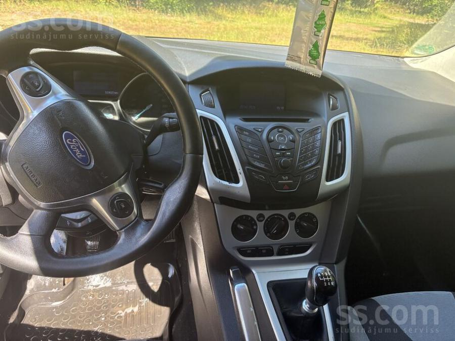 Pelēks Ford Focus 2012 Rīga, ar dzinēja tilpumu 1.60 L un nobraukumu 524 tūkst. km par 1950 €, foto 9 vietnē AUTOMOTO.COM.LV