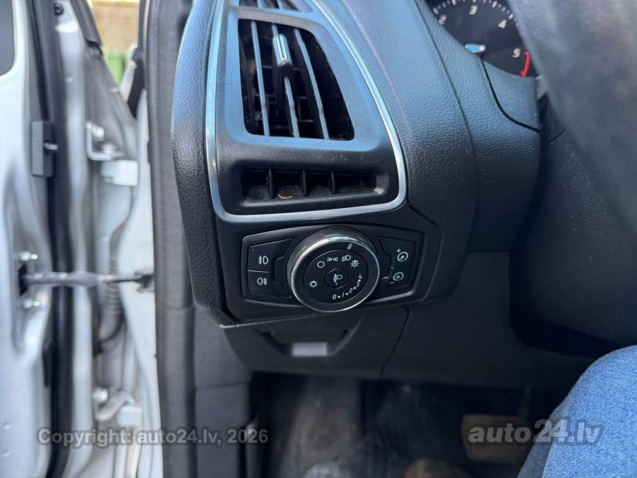 Pelēks Ford Focus 2012 Tallina, ar dzinēja tilpumu 2.00 L un nobraukumu 230 tūkst. km par 1500 €, foto 13 vietnē AUTOMOTO.COM.LV