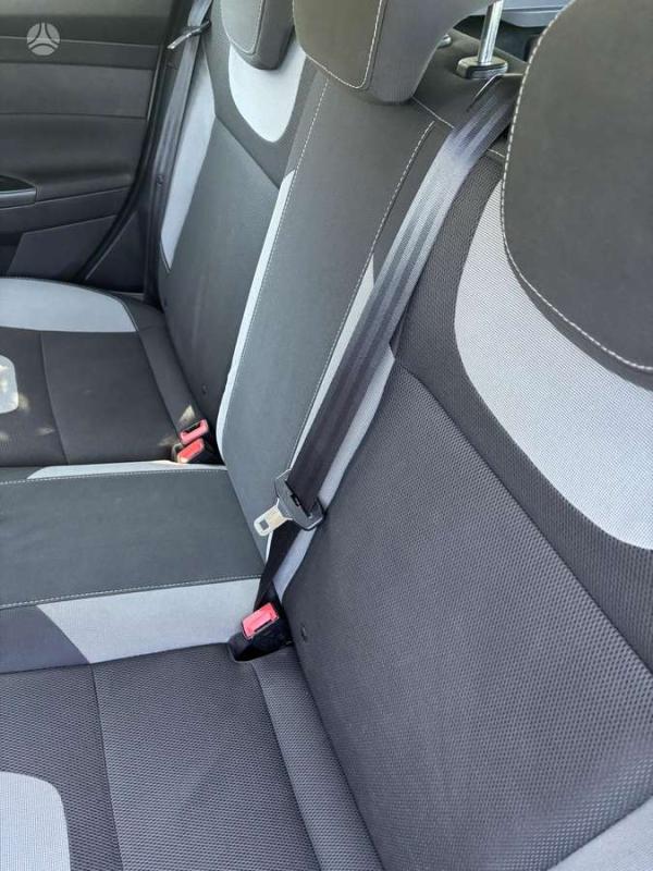 Pelēks Ford Focus 2012 Jurbarkas, ar dzinēja tilpumu 2.00 L un nobraukumu 202 tūkst. km par 3800 €, foto 8 vietnē AUTOMOTO.COM.LV
