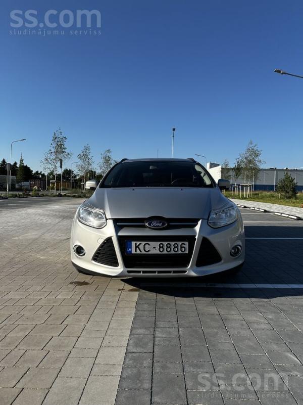 Pelēks Ford Focus 2012 Rīga, ar dzinēja tilpumu 1.60 L un nobraukumu 303 tūkst. km par 2500 €, foto 1 vietnē AUTOMOTO.COM.LV