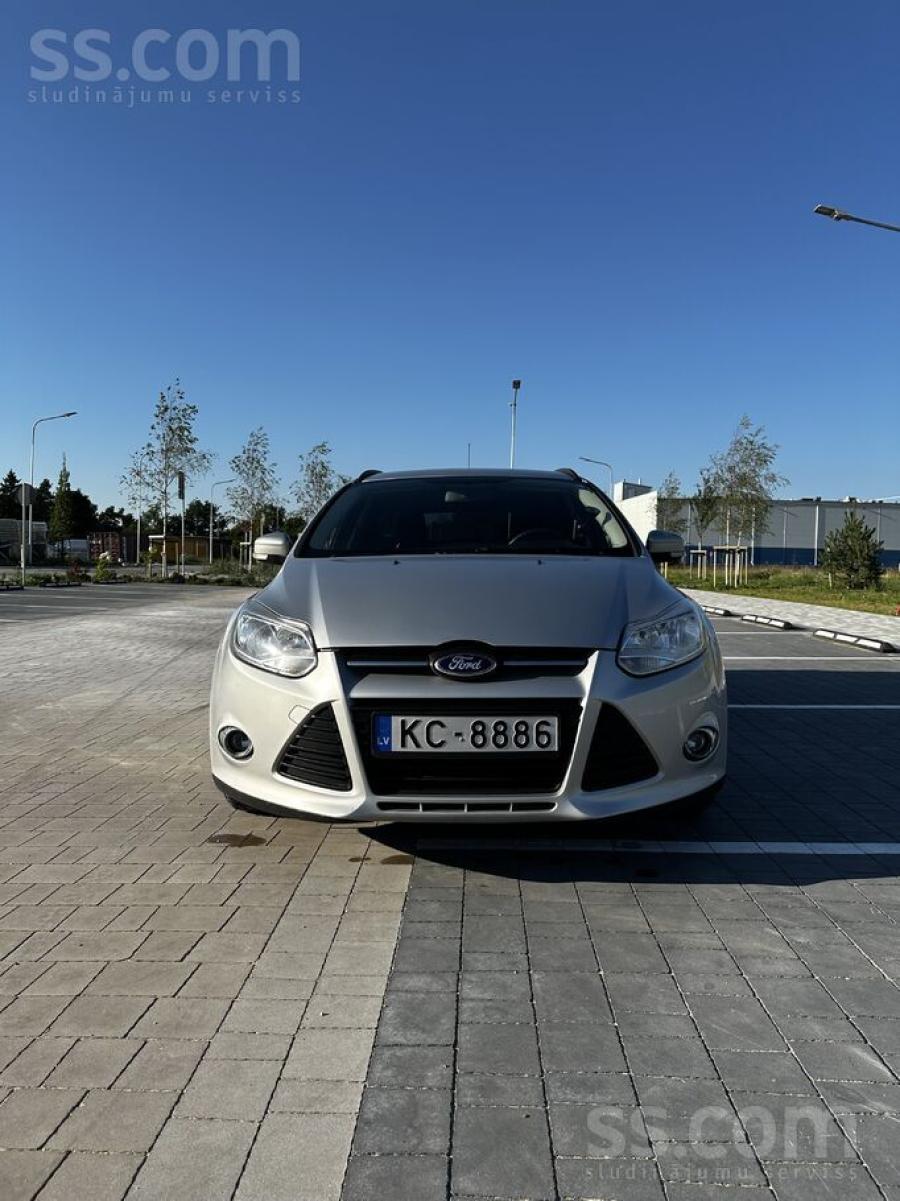 Grey Ford Focus 2012 in Riga, with an engine capacity of 1.60 L and mileage of 303 thousand km for 2500 €, photo 1 on AUTOMOTO.COM.LV