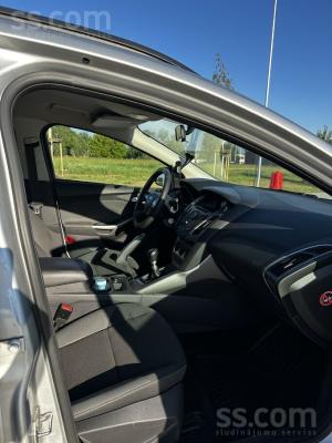 Grey Ford Focus 2012 in Riga, with an engine capacity of 1.60 L and mileage of 303 thousand km for 2500 €, photo 7 on AUTOMOTO.COM.LV