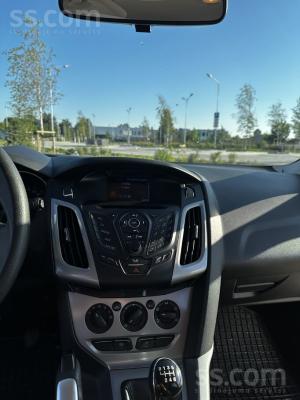 Grey Ford Focus 2012 in Riga, with an engine capacity of 1.60 L and mileage of 303 thousand km for 2500 €, photo 9 on AUTOMOTO.COM.LV