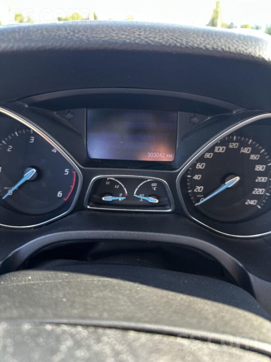 Grey Ford Focus 2012 in Riga, with an engine capacity of 1.60 L and mileage of 303 thousand km for 2500 €, photo 10 on AUTOMOTO.COM.LV