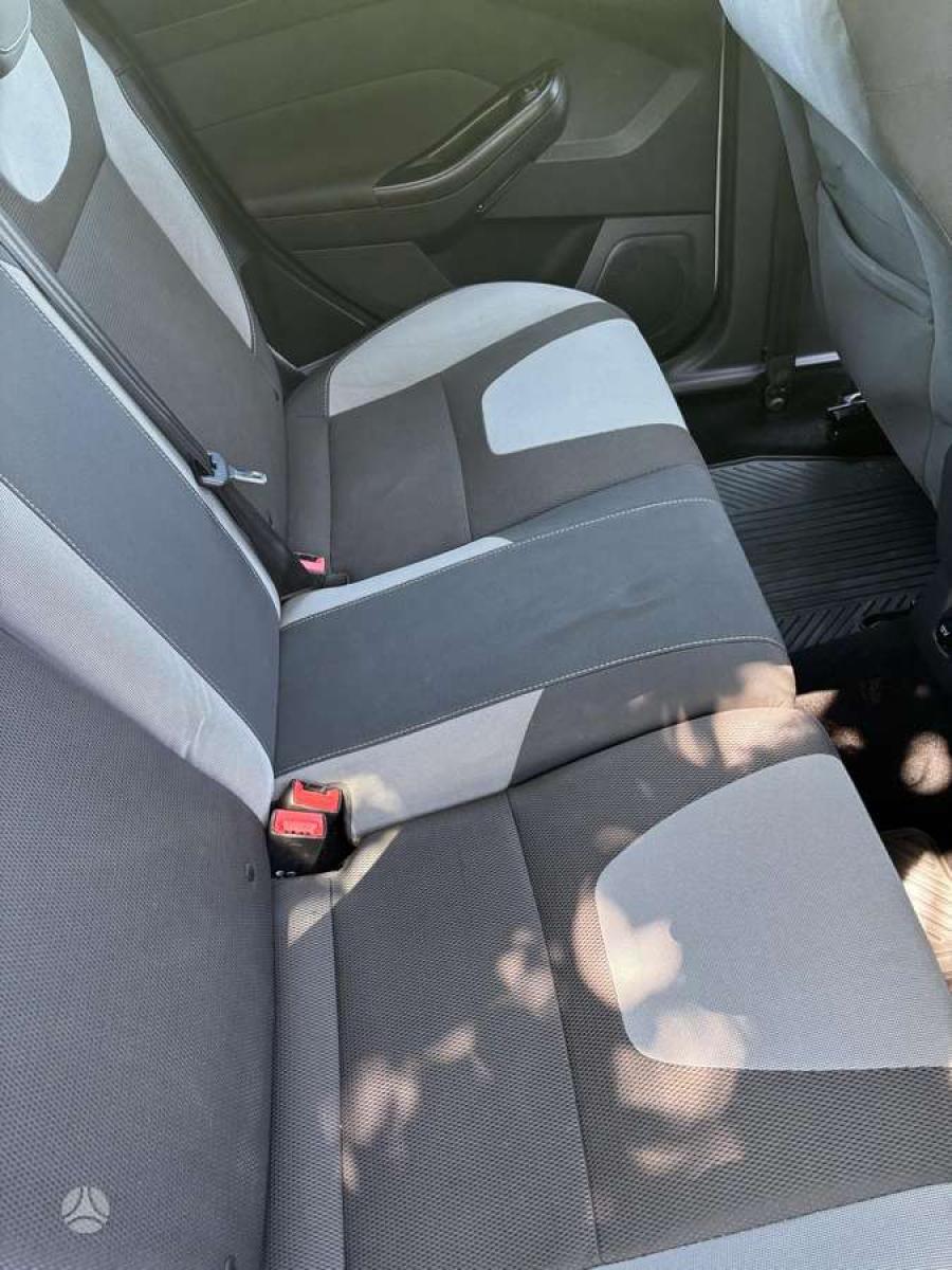 Pelēks Ford Focus 2012 Jurbarkas, ar dzinēja tilpumu 2.00 L un nobraukumu 202 tūkst. km par 3700 €, foto 21 vietnē AUTOMOTO.COM.LV