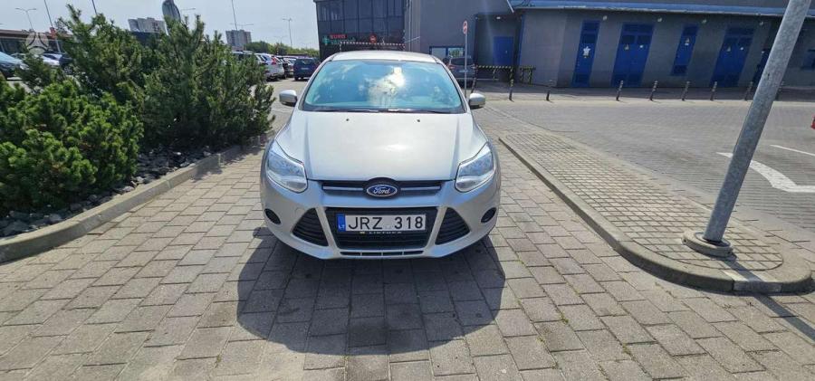 Grey Ford Focus 2012 in Vilnius, with an engine capacity of 1.56 L and mileage of 282 thousand km for 2300 €, photo 3 on AUTOMOTO.COM.LV