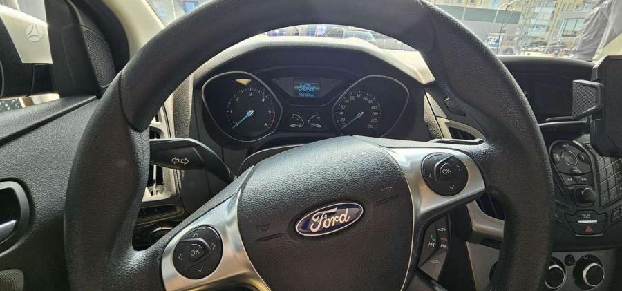 Grey Ford Focus 2012 in Vilnius, with an engine capacity of 1.56 L and mileage of 282 thousand km for 2300 €, photo 7 on AUTOMOTO.COM.LV