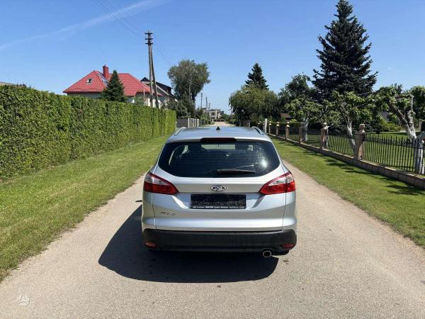 Grey Ford Focus 2012 in Jurbarkas, with an engine capacity of 2.00 L and mileage of 202 thousand km for 3400 €, photo 4 on AUTOMOTO.COM.LV