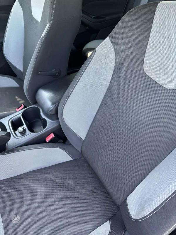 Pelēks Ford Focus 2012 Jurbarkas, ar dzinēja tilpumu 2.00 L un nobraukumu 202 tūkst. km par 3300 €, foto 11 vietnē AUTOMOTO.COM.LV