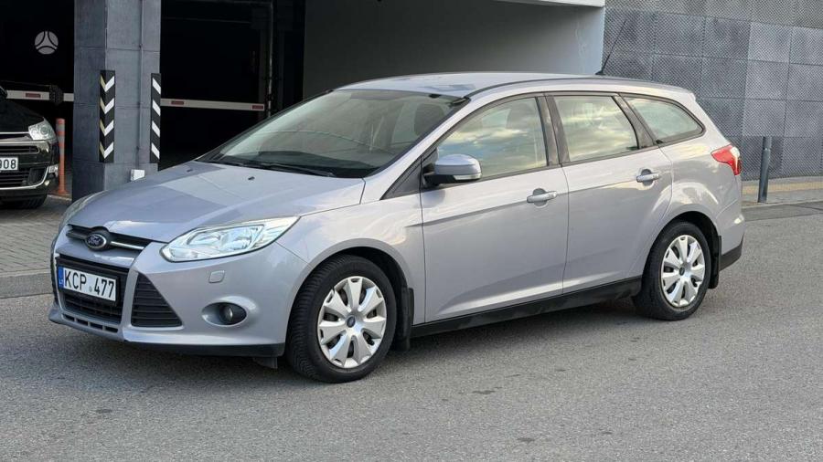 Grey Ford Focus 2012 in Vilnius, with an engine capacity of 1.00 L and mileage of 295 thousand km for 1450 €, photo 4 on AUTOMOTO.COM.LV