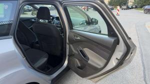 Grey Ford Focus 2012 in Vilnius, with an engine capacity of 1.00 L and mileage of 295 thousand km for 1450 €, photo 20 on AUTOMOTO.COM.LV