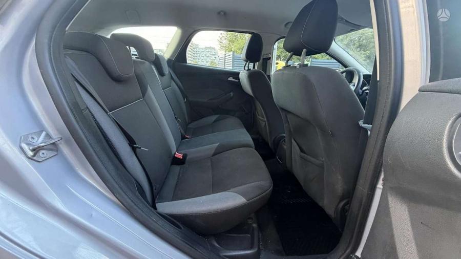 Grey Ford Focus 2012 in Vilnius, with an engine capacity of 1.00 L and mileage of 295 thousand km for 1450 €, photo 21 on AUTOMOTO.COM.LV