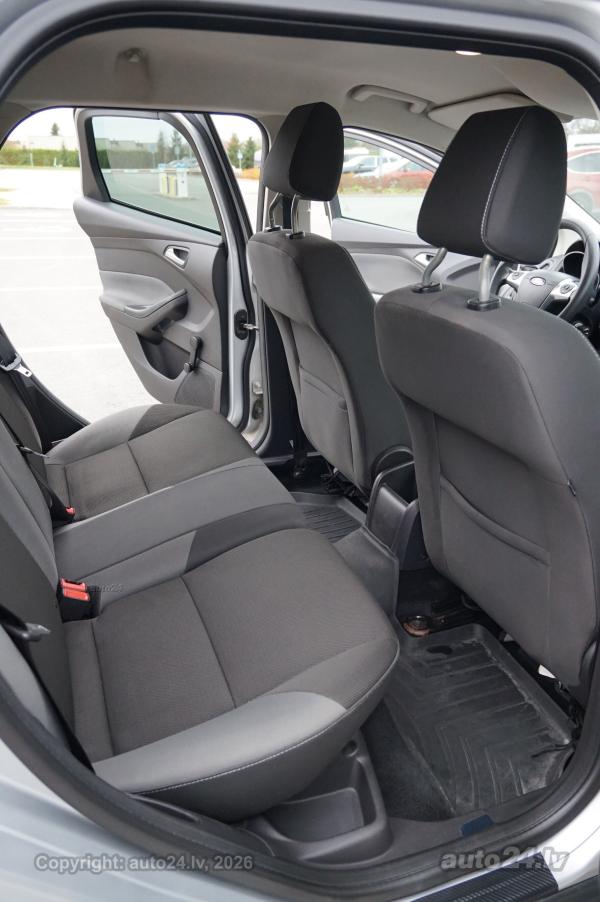 Ford Focus 2012 Tallina vietnē Pelēks Ford Focus 2012 Tallina, ar dzinēja tilpumu 1.60 L un nobraukumu 0 tūkst. km par 3500 €, foto 10 vietnē AUTOMOTO.COM.LV