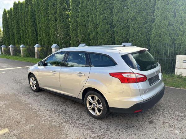 Ford Focus 2012 Jurbarkas vietnē Pelēks Ford Focus 2012 Jurbarkas, ar dzinēja tilpumu 2.00 L un nobraukumu 202 tūkst. km par 3200 €, foto 8 vietnē AUTOMOTO.COM.LV