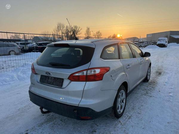 Pelēks Ford Focus 2013 Marijampole, ar dzinēja tilpumu 1.56 L un nobraukumu 153 tūkst. km par 2650 €, foto 6 vietnē AUTOMOTO.COM.LV