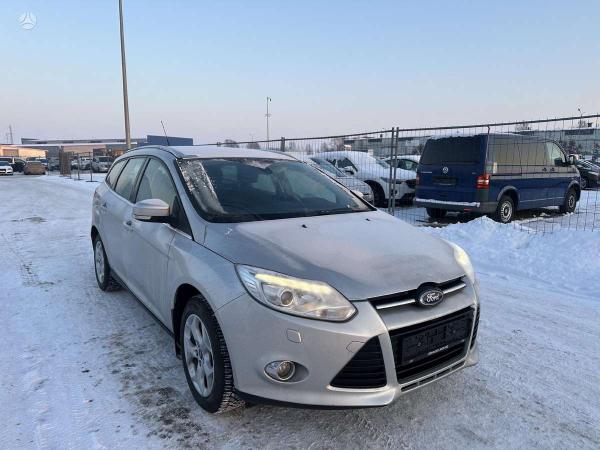 Pelēks Ford Focus 2013 Marijampole, ar dzinēja tilpumu 1.56 L un nobraukumu 153 tūkst. km par 2650 €, foto 3 vietnē AUTOMOTO.COM.LV