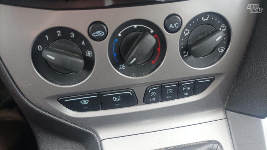 Pelēks Ford Focus 2013 Klaipėda, ar dzinēja tilpumu 1.00 L un nobraukumu 170 tūkst. km par 2100 €, foto 5 vietnē AUTOMOTO.COM.LV