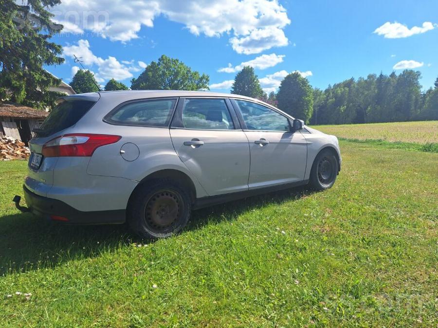 Pelēks Ford Focus 2013 Tukums, ar dzinēja tilpumu 1.60 L un nobraukumu 380 tūkst. km par 2100 €, foto 4 vietnē AUTOMOTO.COM.LV