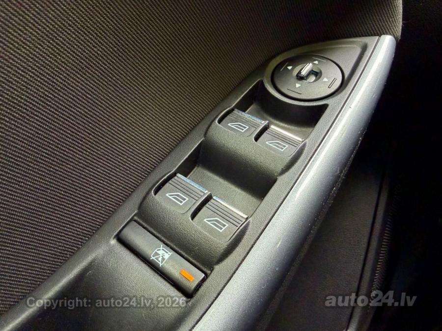 Grey Ford Focus 2013 in Tallinn, with an engine capacity of 1.60 L and mileage of 141 thousand km for 5799 €, photo 11 on AUTOMOTO.COM.LV