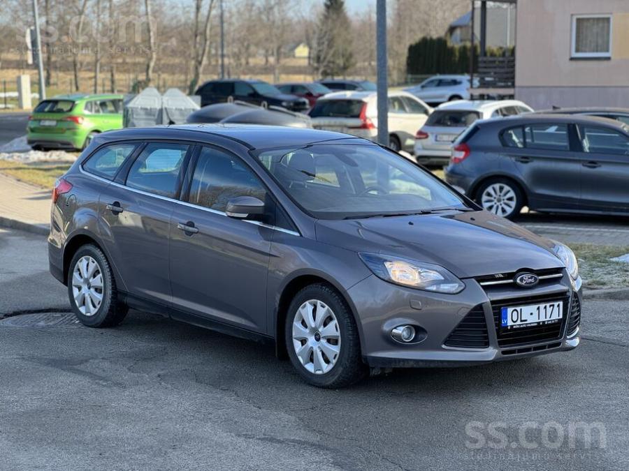 Grey Ford Focus 2013 in Valmiera, with an engine capacity of 1.00 L and mileage of 200 thousand km for 4250 €, photo 4 on AUTOMOTO.COM.LV