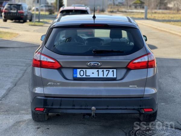 Pelēks Ford Focus 2013 Valmiera, ar dzinēja tilpumu 1.00 L un nobraukumu 200 tūkst. km par 4250 €, foto 7 vietnē AUTOMOTO.COM.LV