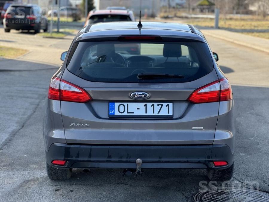 Grey Ford Focus 2013 in Valmiera, with an engine capacity of 1.00 L and mileage of 200 thousand km for 4250 €, photo 8 on AUTOMOTO.COM.LV