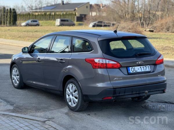 Pelēks Ford Focus 2013 Valmiera, ar dzinēja tilpumu 1.00 L un nobraukumu 200 tūkst. km par 4250 €, foto 8 vietnē AUTOMOTO.COM.LV