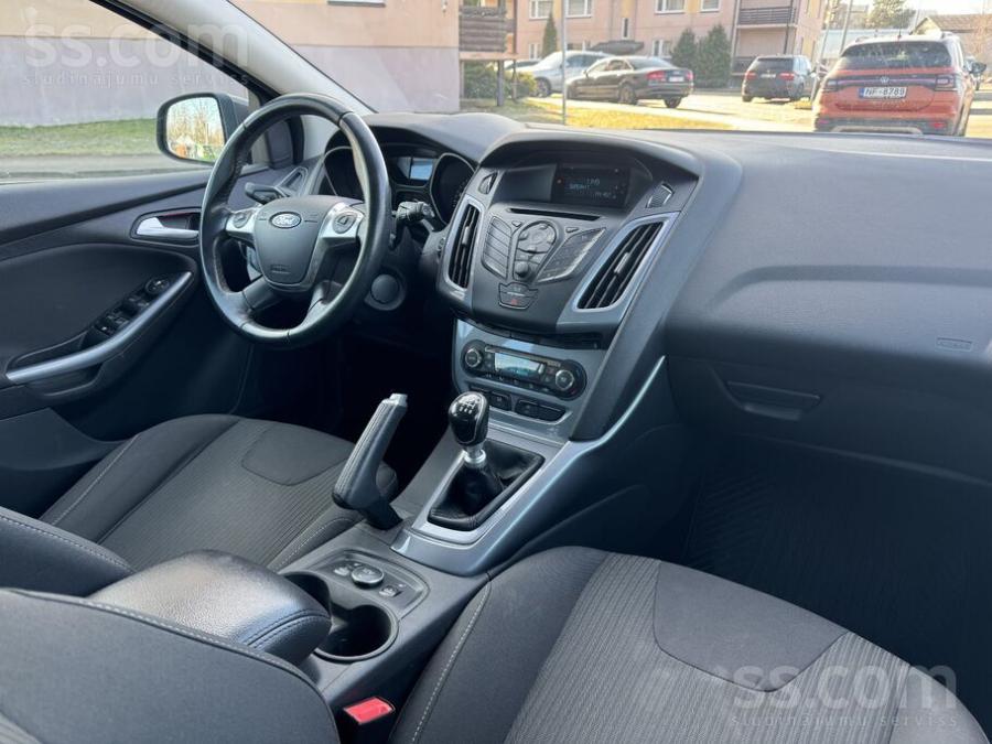 Grey Ford Focus 2013 in Valmiera, with an engine capacity of 1.00 L and mileage of 200 thousand km for 4250 €, photo 12 on AUTOMOTO.COM.LV