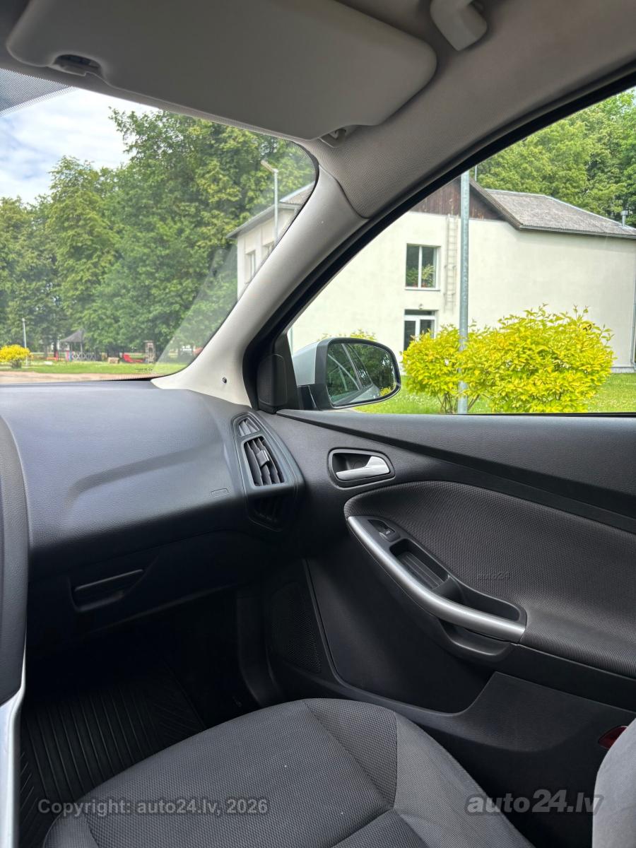 Pelēks Ford Focus 2013 Jelgava, ar dzinēja tilpumu 1.60 L un nobraukumu 123 tūkst. km par 4500 €, foto 10 vietnē AUTOMOTO.COM.LV
