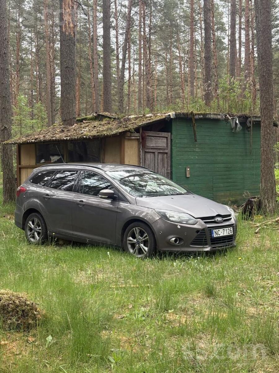 Pelēks Ford Focus 2013 Rīga, ar dzinēja tilpumu 2.00 L un nobraukumu 349 tūkst. km par 3350 €, foto 3 vietnē AUTOMOTO.COM.LV