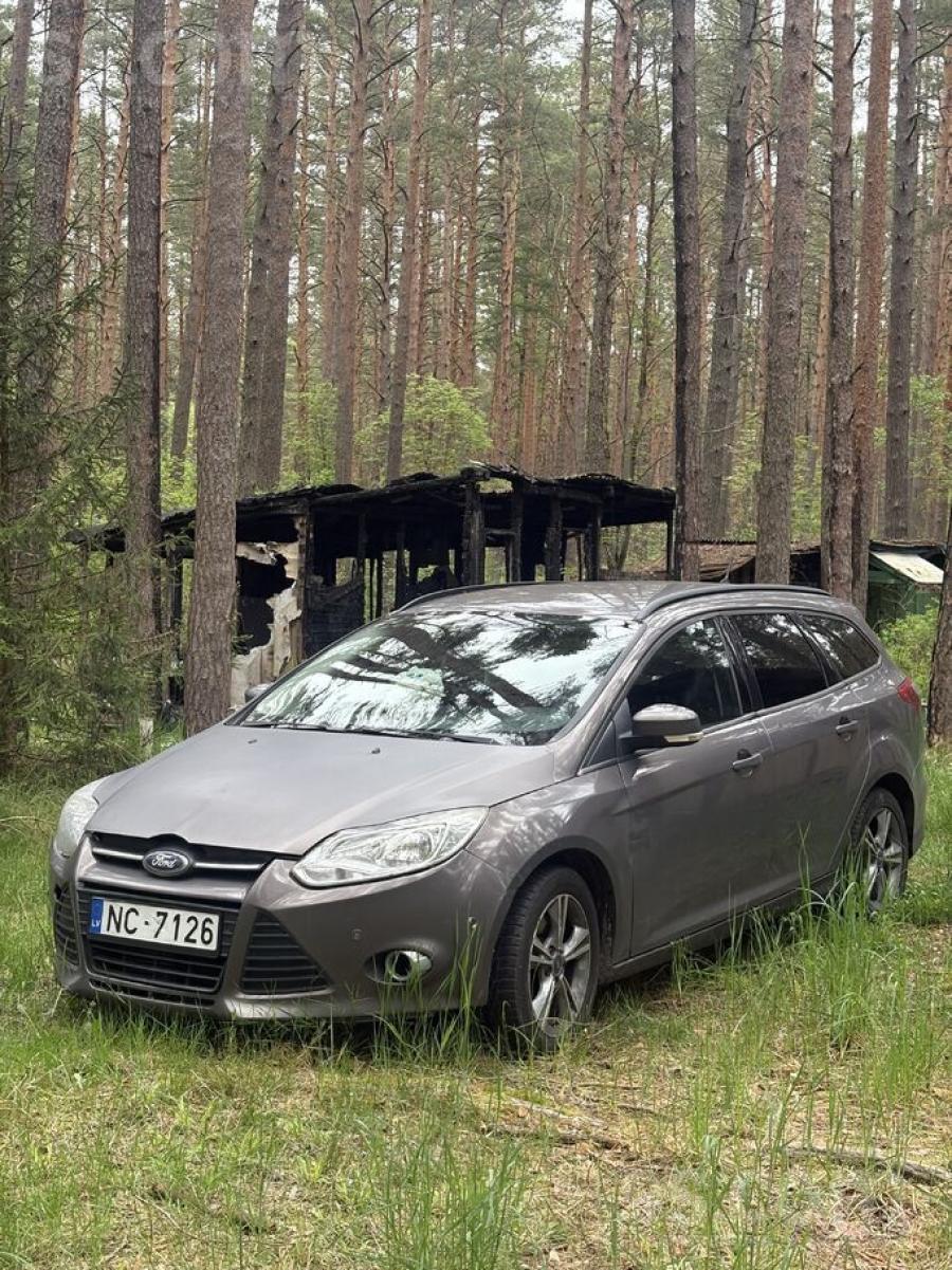 Pelēks Ford Focus 2013 Rīga, ar dzinēja tilpumu 2.00 L un nobraukumu 349 tūkst. km par 3350 €, foto 4 vietnē AUTOMOTO.COM.LV
