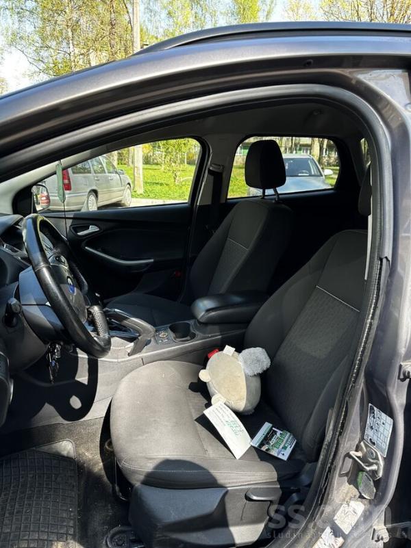 Grey Ford Focus 2013 in Riga, with an engine capacity of 2.00 L and mileage of 349 thousand km for 3350 €, photo 9 on AUTOMOTO.COM.LV