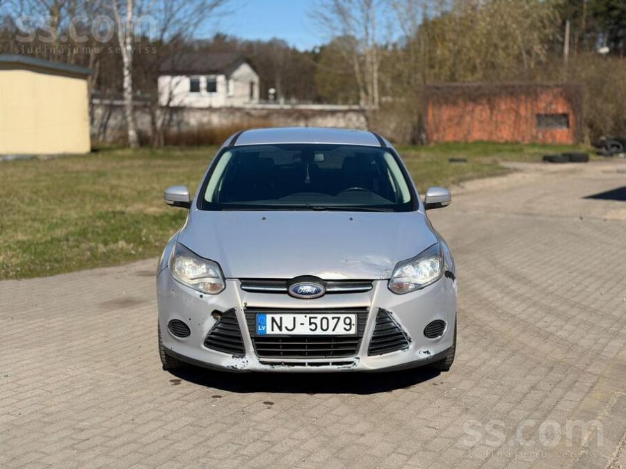 Pelēks Ford Focus 2013 Rīga, ar dzinēja tilpumu 1.60 L un nobraukumu 270 tūkst. km par 1790 €, foto 5 vietnē AUTOMOTO.COM.LV