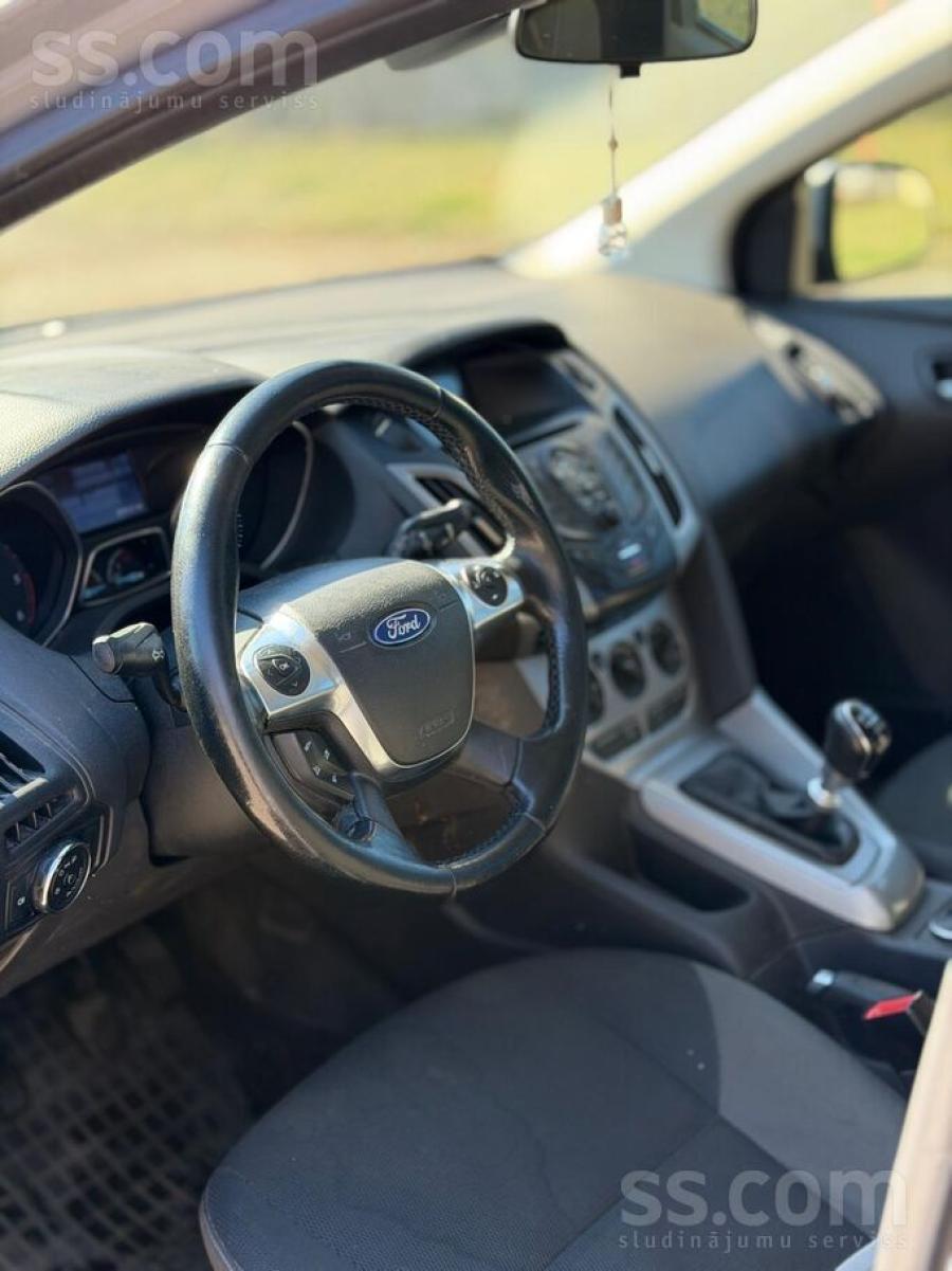 Pelēks Ford Focus 2013 Rīga, ar dzinēja tilpumu 1.60 L un nobraukumu 270 tūkst. km par 1790 €, foto 7 vietnē AUTOMOTO.COM.LV