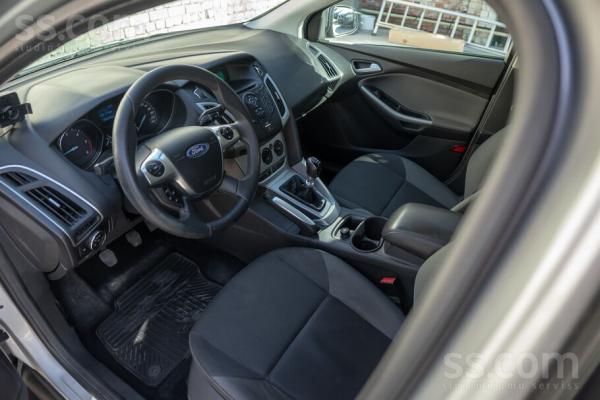 Grey Ford Focus 2013 in Liepaja, with an engine capacity of 1.60 L and mileage of 255 thousand km for 2500 €, photo 8 on AUTOMOTO.COM.LV