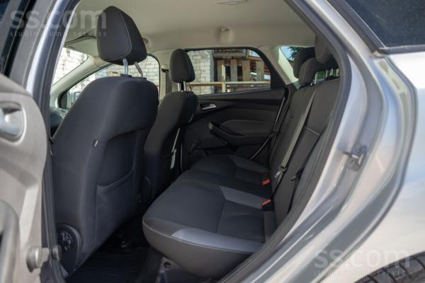 Grey Ford Focus 2013 in Liepaja, with an engine capacity of 1.60 L and mileage of 255 thousand km for 2500 €, photo 10 on AUTOMOTO.COM.LV