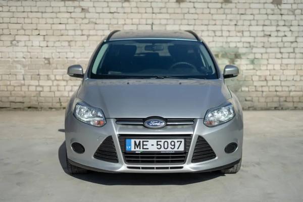 Pelēks Ford Focus 2013 Liepāja, ar dzinēja tilpumu 1.60 L un nobraukumu 255 tūkst. km par 2500 €, foto 6 vietnē AUTOMOTO.COM.LV