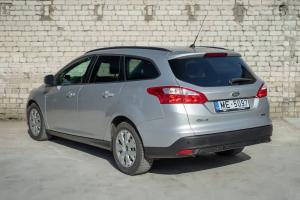 Pelēks Ford Focus 2013 Liepāja, ar dzinēja tilpumu 1.60 L un nobraukumu 255 tūkst. km par 2500 €, foto 4 vietnē AUTOMOTO.COM.LV