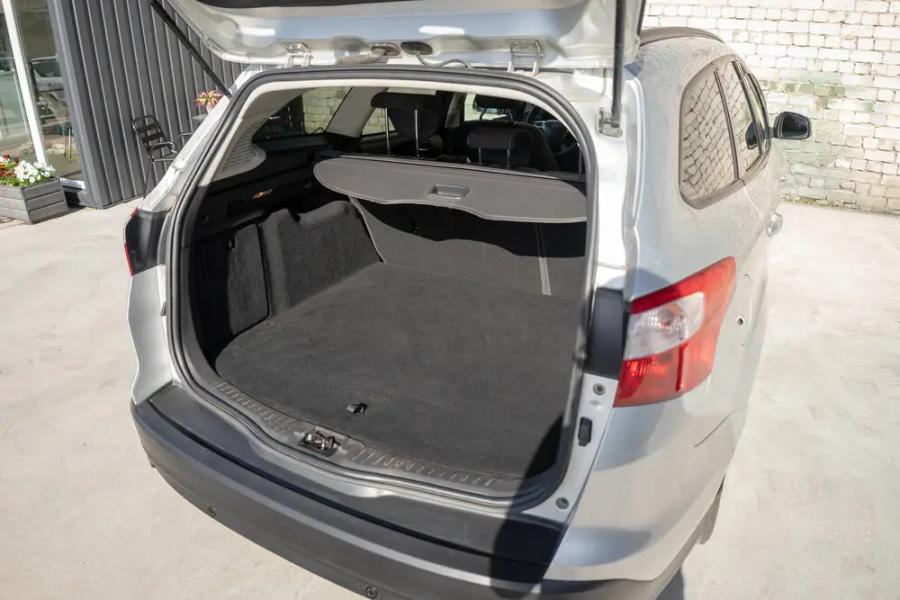 Pelēks Ford Focus 2013 Liepāja, ar dzinēja tilpumu 1.60 L un nobraukumu 255 tūkst. km par 2500 €, foto 22 vietnē AUTOMOTO.COM.LV