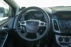 Pelēks Ford Focus 2013 Liepāja, ar dzinēja tilpumu 1.60 L un nobraukumu 255 tūkst. km par 2500 €, foto 30 vietnē AUTOMOTO.COM.LV